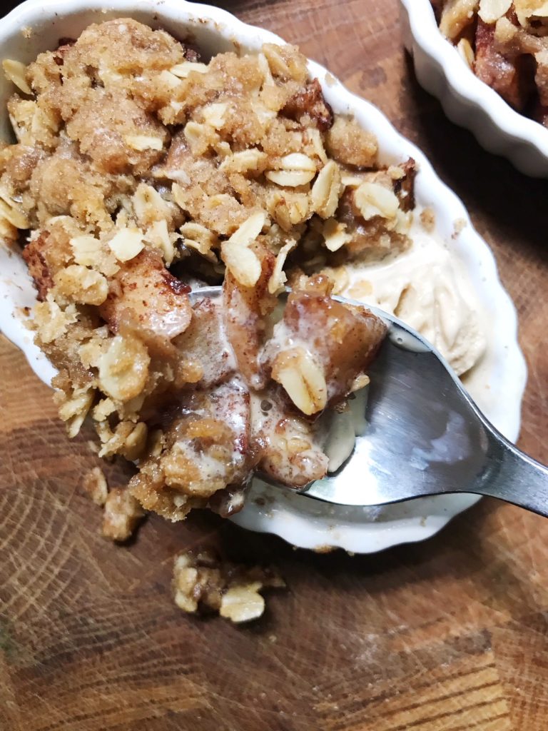 Frugal Recipe: Apple Crisp for Four :: Southern Savers